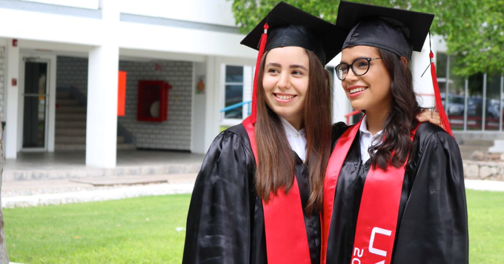 ENCUESTA NACIONAL DE EGRESADOS 2021 - Centro de Opinión Pública UVM